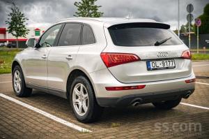 Pelēks Audi Q5 2009 Rīga, ar dzinēja tilpumu 3.00 L un nobraukumu 238 tūkst. km par 7990 €, foto 7 vietnē AUTOMOTO.COM.LV