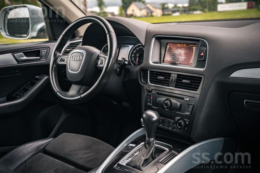 Pelēks Audi Q5 2009 Rīga, ar dzinēja tilpumu 3.00 L un nobraukumu 238 tūkst. km par 7990 €, foto 8 vietnē AUTOMOTO.COM.LV