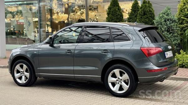 Grey Audi Q5 2009 in Riga, with an engine capacity of 3.00 L and mileage of 356 thousand km for 8600 €, photo 2 on AUTOMOTO.COM.LV