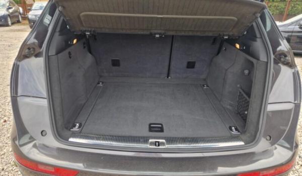 Grey Audi Q5 2009 in Riga, with an engine capacity of 3.00 L and mileage of 253 thousand km for 10900 €, photo 4 on AUTOMOTO.COM.LV