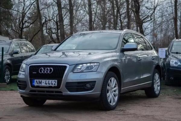 Grey Audi Q5 2009 in Grobiņa, with an engine capacity of 3.00 L and mileage of 270 thousand km for 10350 €, photo 1 on AUTOMOTO.COM.LV