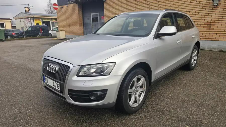Grey Audi Q5 2009 in Riga, with an engine capacity of 2.00 L and mileage of 220 thousand km for 8550 €, photo 1 on AUTOMOTO.COM.LV