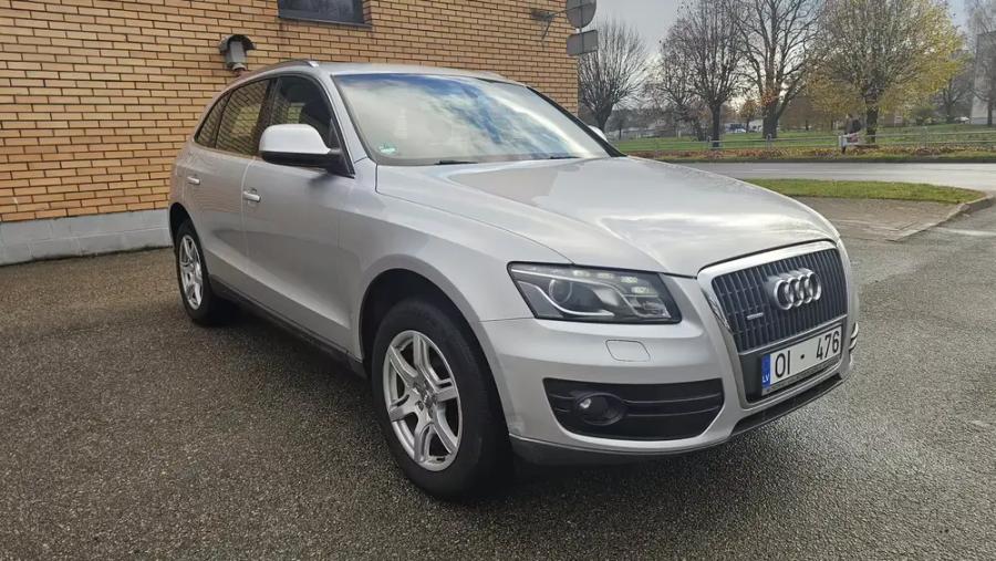 Grey Audi Q5 2009 in Riga, with an engine capacity of 2.00 L and mileage of 220 thousand km for 8550 €, photo 4 on AUTOMOTO.COM.LV