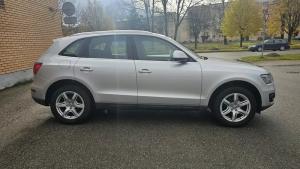Grey Audi Q5 2009 in Riga, with an engine capacity of 2.00 L and mileage of 220 thousand km for 8550 €, photo 5 on AUTOMOTO.COM.LV