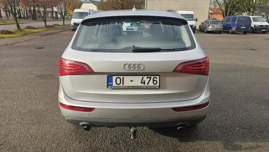 Grey Audi Q5 2009 in Riga, with an engine capacity of 2.00 L and mileage of 220 thousand km for 8550 €, photo 7 on AUTOMOTO.COM.LV