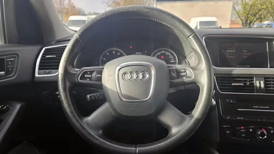 Grey Audi Q5 2009 in Riga, with an engine capacity of 2.00 L and mileage of 220 thousand km for 8550 €, photo 15 on AUTOMOTO.COM.LV