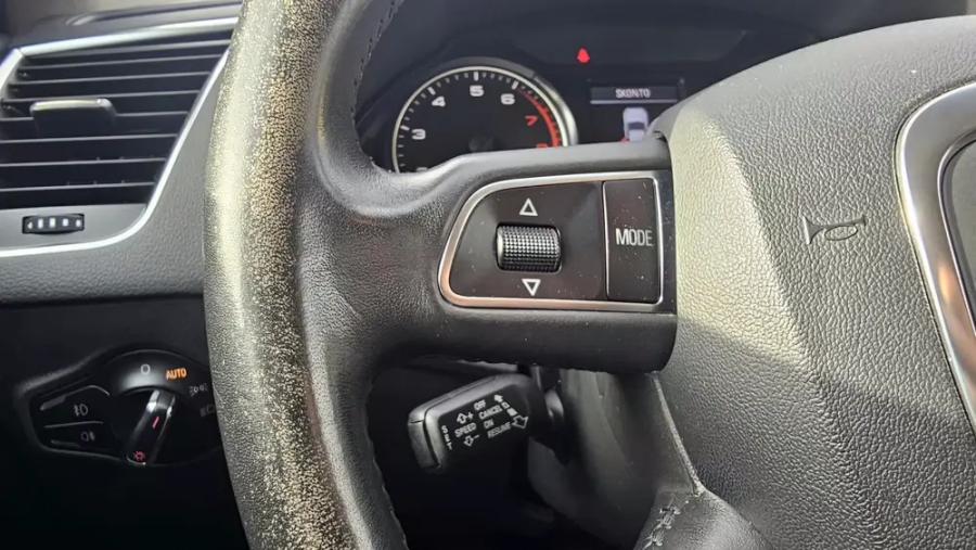 Grey Audi Q5 2009 in Riga, with an engine capacity of 2.00 L and mileage of 220 thousand km for 8550 €, photo 17 on AUTOMOTO.COM.LV