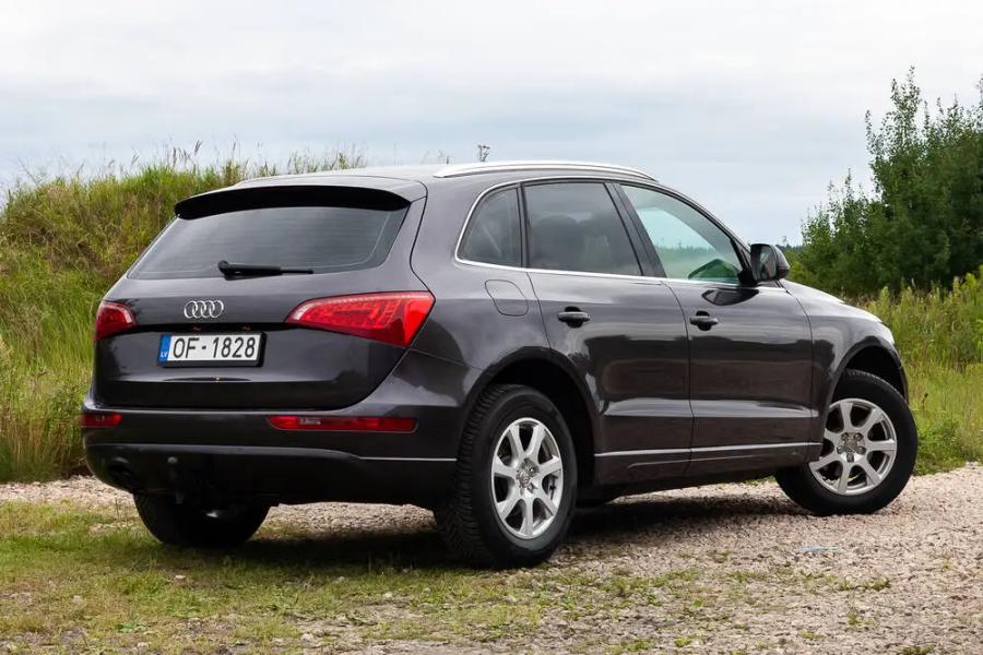 Pelēks Audi Q5 2009 Rīga, ar dzinēja tilpumu 2.00 L un nobraukumu 260 tūkst. km par 10995 €, foto 5 vietnē AUTOMOTO.COM.LV