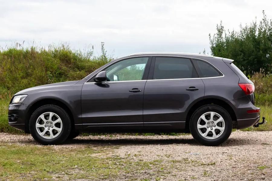 Pelēks Audi Q5 2009 Rīga, ar dzinēja tilpumu 2.00 L un nobraukumu 260 tūkst. km par 10995 €, foto 9 vietnē AUTOMOTO.COM.LV