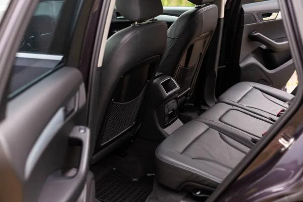 Grey Audi Q5 2009 in Riga, with an engine capacity of 2.00 L and mileage of 260 thousand km for 10995 €, photo 10 on AUTOMOTO.COM.LV