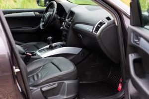 Pelēks Audi Q5 2009 Rīga, ar dzinēja tilpumu 2.00 L un nobraukumu 260 tūkst. km par 10995 €, foto 20 vietnē AUTOMOTO.COM.LV