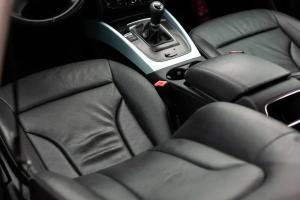 Pelēks Audi Q5 2009 Rīga, ar dzinēja tilpumu 2.00 L un nobraukumu 260 tūkst. km par 10995 €, foto 22 vietnē AUTOMOTO.COM.LV