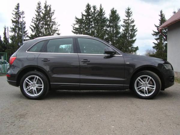 Grey Audi Q5 2009 in Sigulda, with an engine capacity of 3.00 L and mileage of 263 thousand km for 9650 €, photo 7 on AUTOMOTO.COM.LV