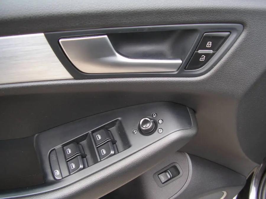 Pelēks Audi Q5 2009 Sigulda, ar dzinēja tilpumu 3.00 L un nobraukumu 263 tūkst. km par 9650 €, foto 20 vietnē AUTOMOTO.COM.LV