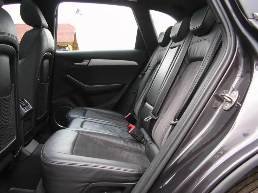 Pelēks Audi Q5 2009 Sigulda, ar dzinēja tilpumu 3.00 L un nobraukumu 263 tūkst. km par 9650 €, foto 23 vietnē AUTOMOTO.COM.LV