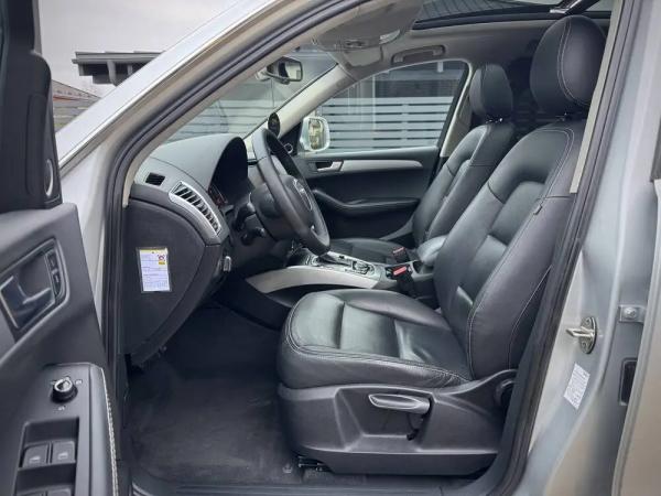 Grey Audi Q5 2009 in Jelgava, with an engine capacity of 3.00 L and mileage of 307 thousand km for 8250 €, photo 9 on AUTOMOTO.COM.LV