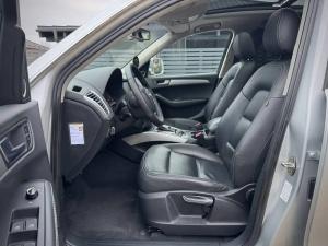Pelēks Audi Q5 2009 Jelgava, ar dzinēja tilpumu 3.00 L un nobraukumu 307 tūkst. km par 8250 €, foto 10 vietnē AUTOMOTO.COM.LV