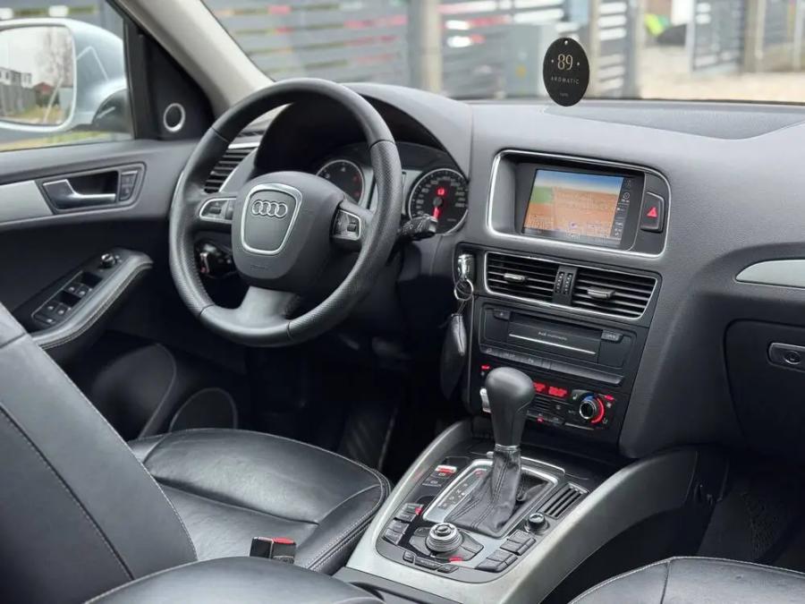 Pelēks Audi Q5 2009 Jelgava, ar dzinēja tilpumu 3.00 L un nobraukumu 307 tūkst. km par 8250 €, foto 16 vietnē AUTOMOTO.COM.LV