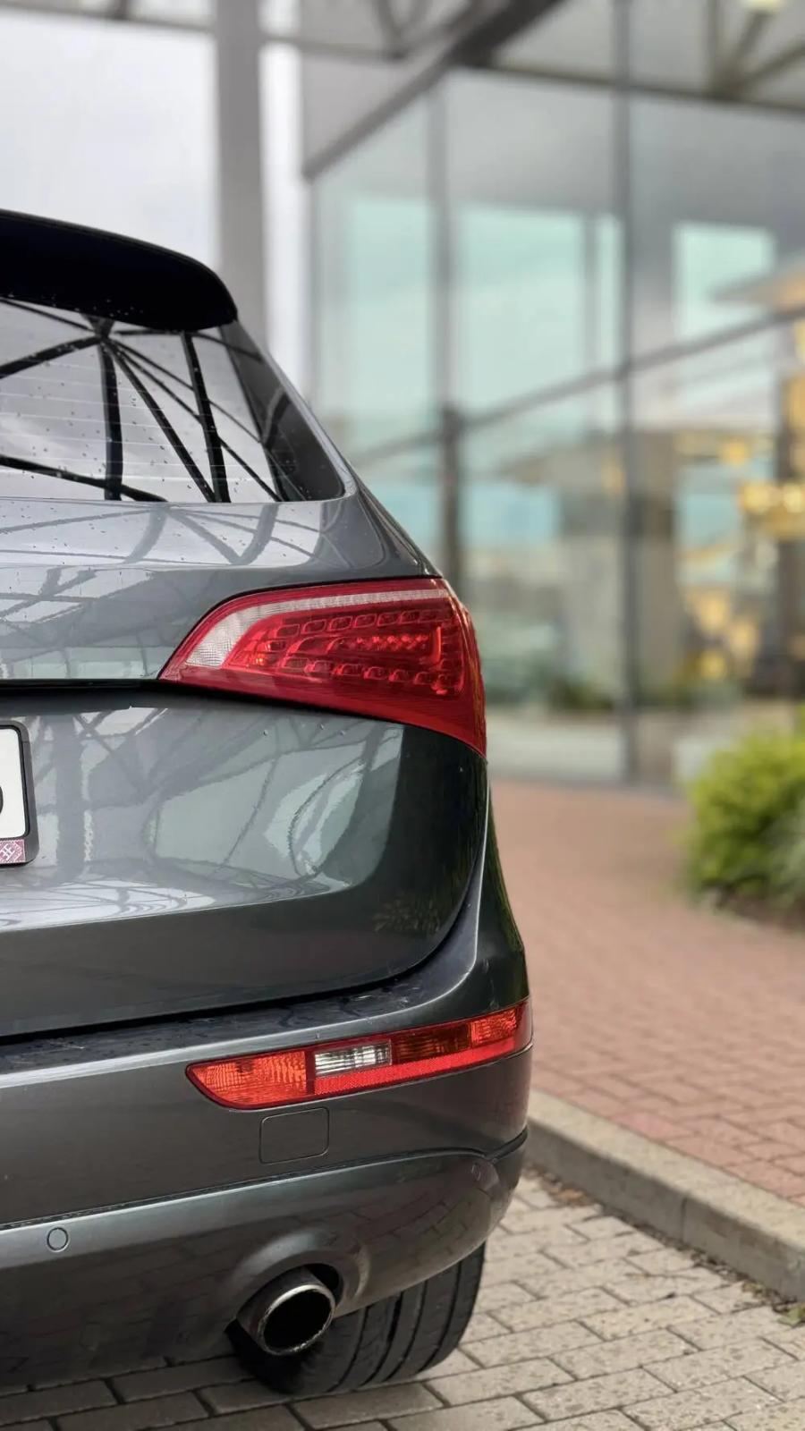 Grey Audi Q5 2009 in Riga, with an engine capacity of 3.00 L and mileage of 356 thousand km for 8600 €, photo 9 on AUTOMOTO.COM.LV