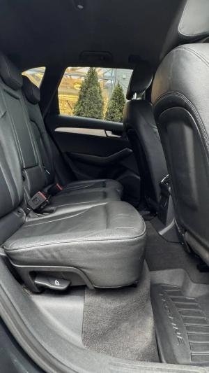 Grey Audi Q5 2009 in Riga, with an engine capacity of 3.00 L and mileage of 356 thousand km for 8600 €, photo 12 on AUTOMOTO.COM.LV