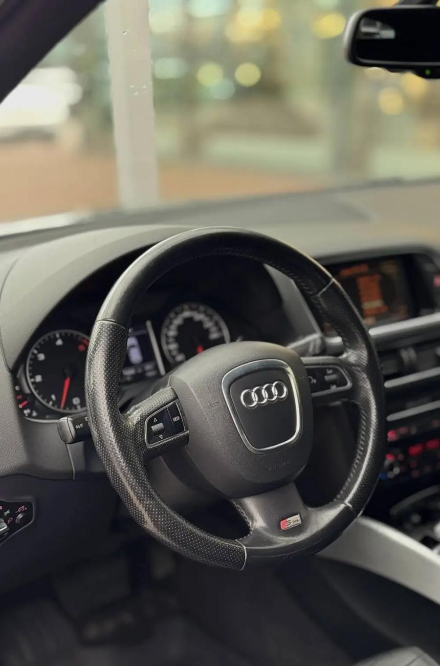 Grey Audi Q5 2009 in Riga, with an engine capacity of 3.00 L and mileage of 356 thousand km for 8600 €, photo 22 on AUTOMOTO.COM.LV