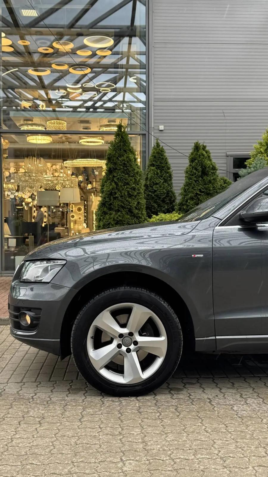 Grey Audi Q5 2009 in Riga, with an engine capacity of 3.00 L and mileage of 356 thousand km for 8600 €, photo 29 on AUTOMOTO.COM.LV