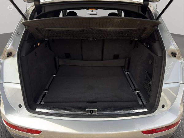 Grey Audi Q5 2009 in Kaunas, with an engine capacity of 3.00 L and mileage of 285 thousand km for 8999 €, photo 10 on AUTOMOTO.COM.LV