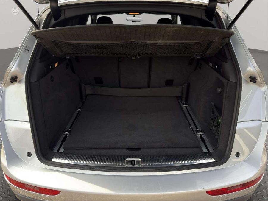 Grey Audi Q5 2009 in Kaunas, with an engine capacity of 3.00 L and mileage of 285 thousand km for 8999 €, photo 11 on AUTOMOTO.COM.LV