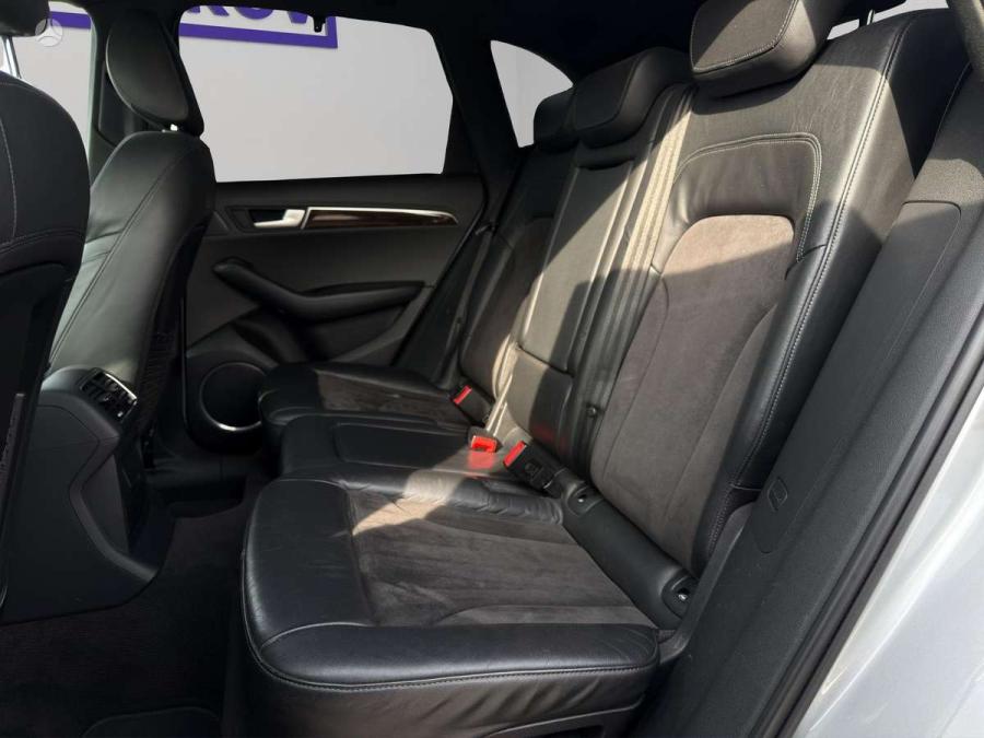 Grey Audi Q5 2009 in Kaunas, with an engine capacity of 3.00 L and mileage of 285 thousand km for 8999 €, photo 12 on AUTOMOTO.COM.LV