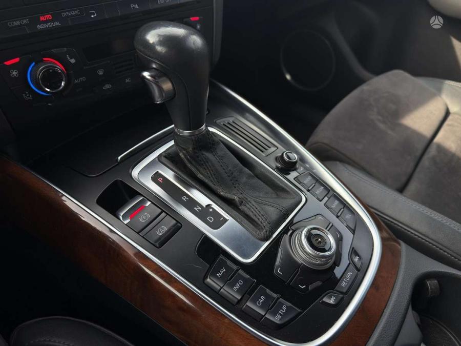 Grey Audi Q5 2009 in Kaunas, with an engine capacity of 3.00 L and mileage of 285 thousand km for 8999 €, photo 16 on AUTOMOTO.COM.LV