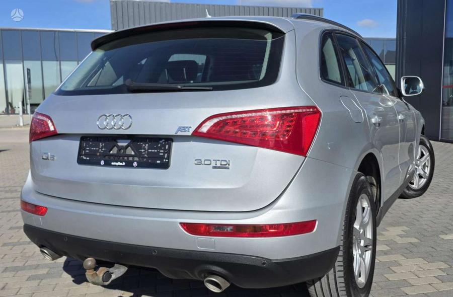 Pelēks Audi Q5 2009 Šauļi, ar dzinēja tilpumu 2.97 L un nobraukumu 260 tūkst. km par 7950 €, foto 14 vietnē AUTOMOTO.COM.LV