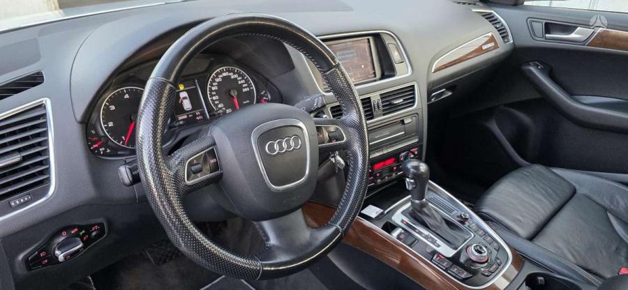 Pelēks Audi Q5 2009 Šauļi, ar dzinēja tilpumu 2.97 L un nobraukumu 260 tūkst. km par 7950 €, foto 18 vietnē AUTOMOTO.COM.LV