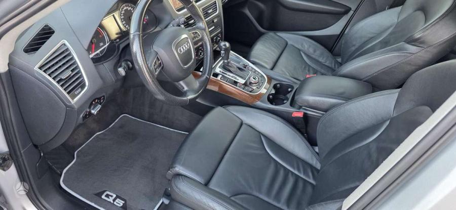 Pelēks Audi Q5 2009 Šauļi, ar dzinēja tilpumu 2.97 L un nobraukumu 260 tūkst. km par 7950 €, foto 19 vietnē AUTOMOTO.COM.LV