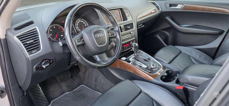 Pelēks Audi Q5 2009 Šauļi, ar dzinēja tilpumu 2.97 L un nobraukumu 260 tūkst. km par 7950 €, foto 21 vietnē AUTOMOTO.COM.LV