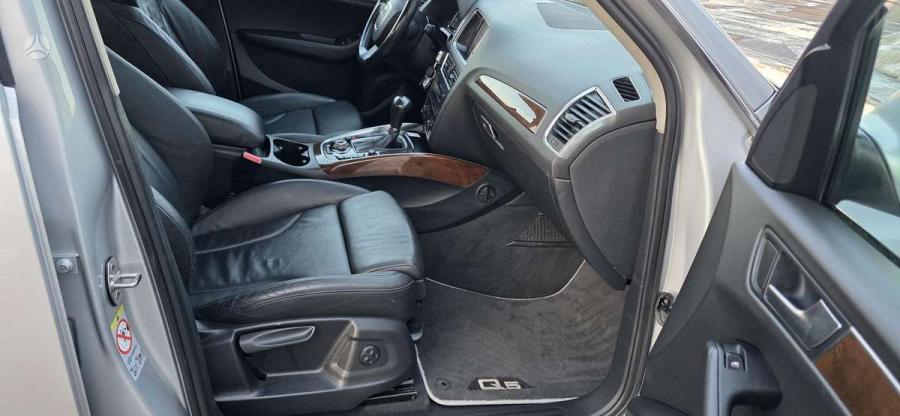 Pelēks Audi Q5 2009 Šauļi, ar dzinēja tilpumu 2.97 L un nobraukumu 260 tūkst. km par 7950 €, foto 25 vietnē AUTOMOTO.COM.LV