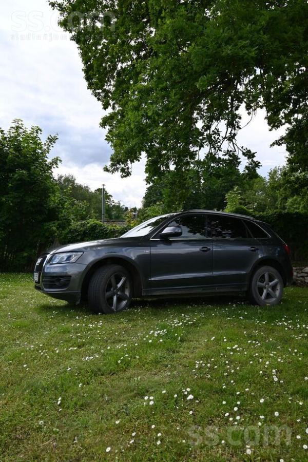 Grey Audi Q5 2009 in Cesis, with an engine capacity of 3.00 L and mileage of 335 thousand km for 8500 €, photo 4 on AUTOMOTO.COM.LV