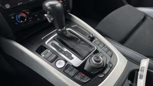 Pelēks Audi Q5 2009 Marijampole, ar dzinēja tilpumu 2.97 L un nobraukumu 265 tūkst. km par 8850 €, foto 16 vietnē AUTOMOTO.COM.LV