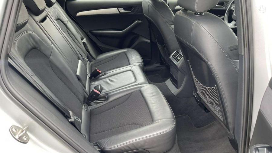 Pelēks Audi Q5 2009 Marijampole, ar dzinēja tilpumu 2.97 L un nobraukumu 265 tūkst. km par 8850 €, foto 21 vietnē AUTOMOTO.COM.LV
