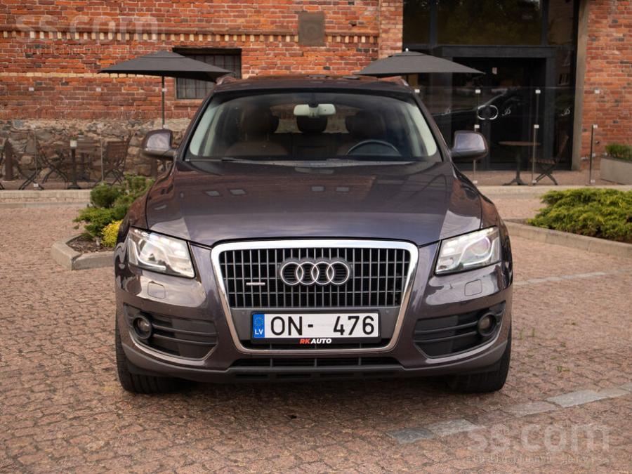 Grey Audi Q5 2009 in Liepaja, with an engine capacity of 2.00 L and mileage of 228 thousand km for 9250 €, photo 3 on AUTOMOTO.COM.LV
