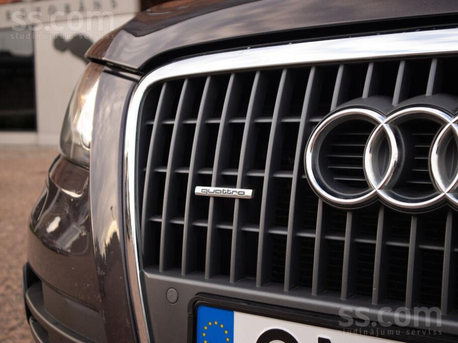 Grey Audi Q5 2009 in Liepaja, with an engine capacity of 2.00 L and mileage of 228 thousand km for 9250 €, photo 12 on AUTOMOTO.COM.LV