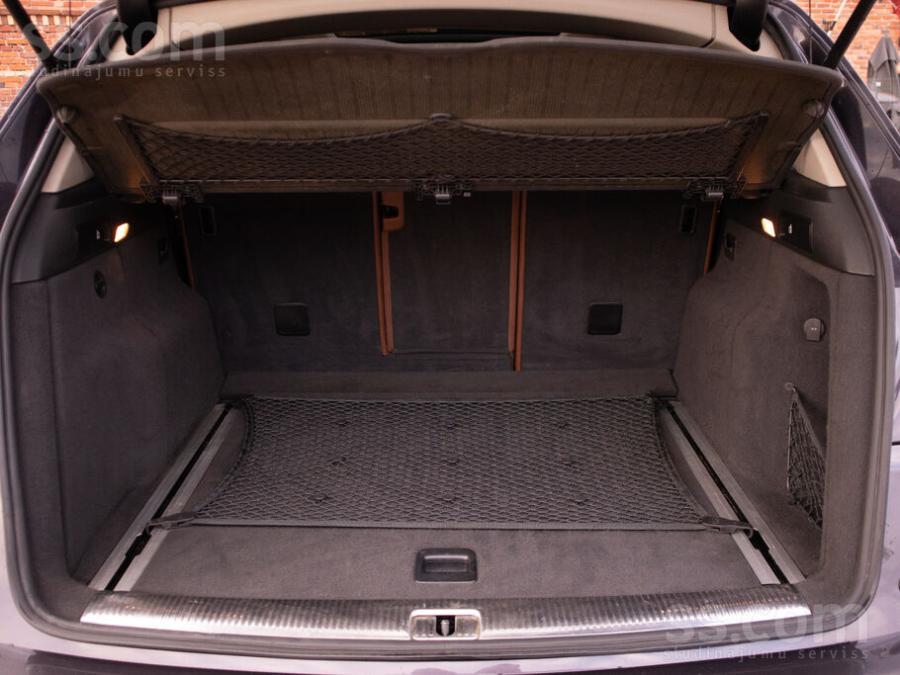 Grey Audi Q5 2009 in Liepaja, with an engine capacity of 2.00 L and mileage of 228 thousand km for 9250 €, photo 15 on AUTOMOTO.COM.LV