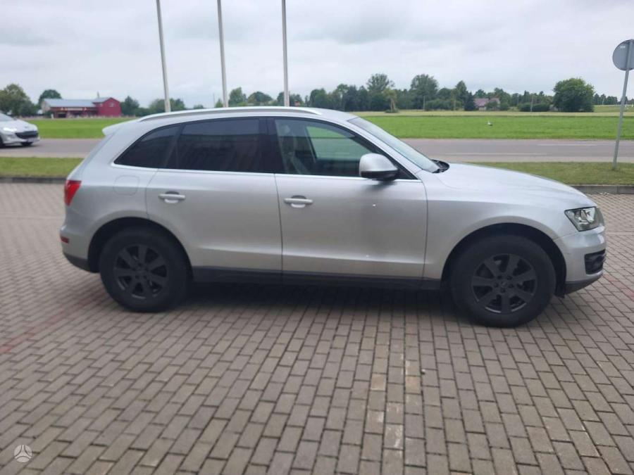 Pelēks Audi Q5 2009 Raseiniai, ar dzinēja tilpumu 1.97 L un nobraukumu 287 tūkst. km par 5499 €, foto 6 vietnē AUTOMOTO.COM.LV
