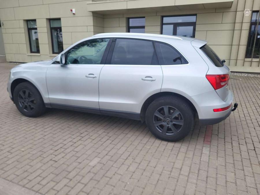 Pelēks Audi Q5 2009 Raseiniai, ar dzinēja tilpumu 1.97 L un nobraukumu 287 tūkst. km par 5499 €, foto 11 vietnē AUTOMOTO.COM.LV