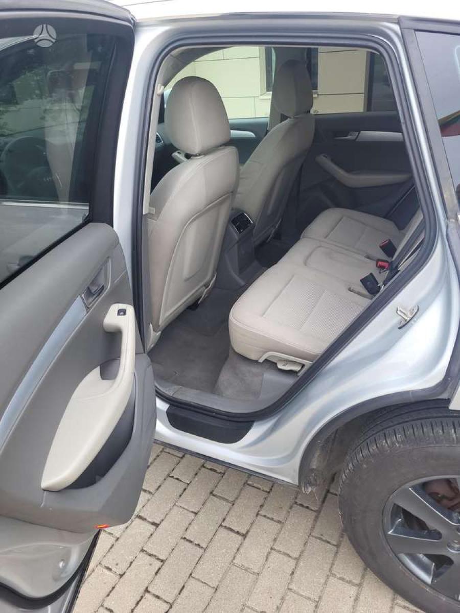 Pelēks Audi Q5 2009 Raseiniai, ar dzinēja tilpumu 1.97 L un nobraukumu 287 tūkst. km par 5499 €, foto 14 vietnē AUTOMOTO.COM.LV