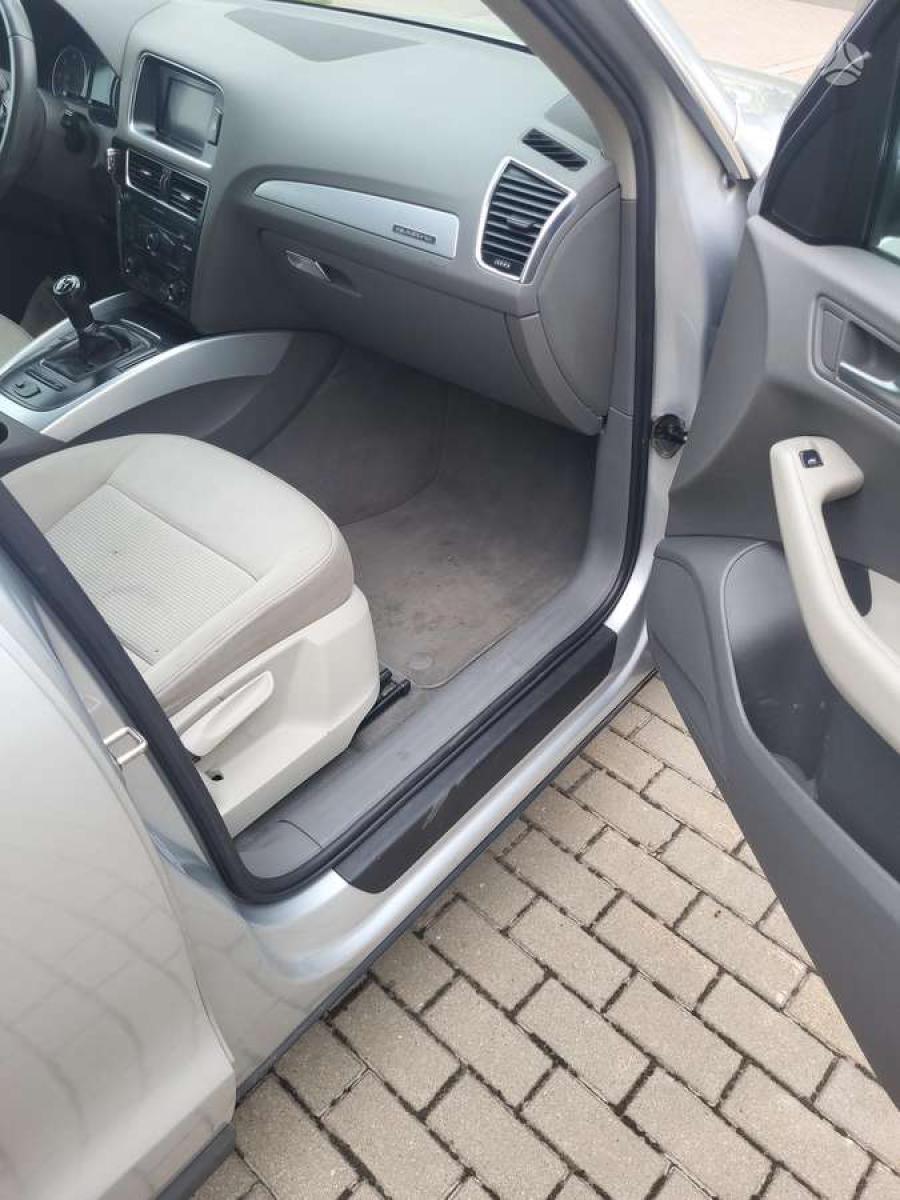 Pelēks Audi Q5 2009 Raseiniai, ar dzinēja tilpumu 1.97 L un nobraukumu 287 tūkst. km par 5499 €, foto 16 vietnē AUTOMOTO.COM.LV