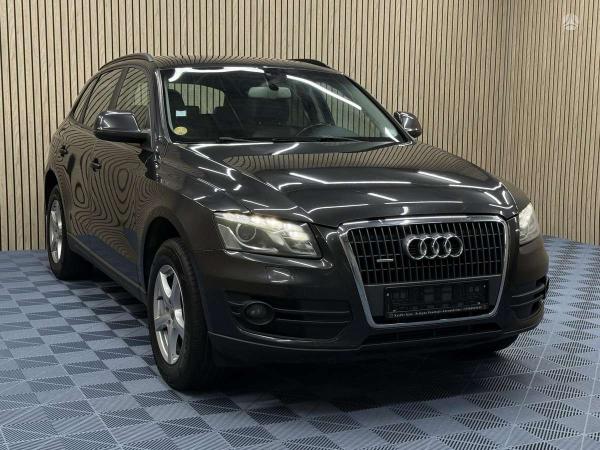 Pelēks Audi Q5 2009 Marijampole, ar dzinēja tilpumu 1.97 L un nobraukumu 290 tūkst. km par 8900 €, foto 1 vietnē AUTOMOTO.COM.LV