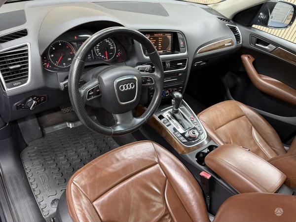 Pelēks Audi Q5 2009 Marijampole, ar dzinēja tilpumu 1.97 L un nobraukumu 290 tūkst. km par 8900 €, foto 2 vietnē AUTOMOTO.COM.LV