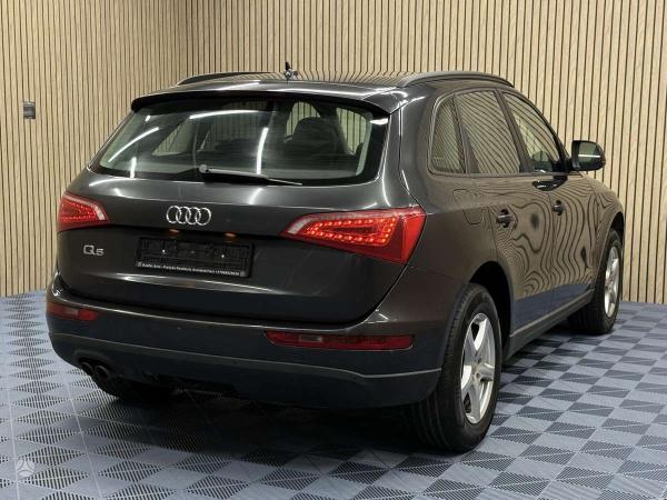 Pelēks Audi Q5 2009 Marijampole, ar dzinēja tilpumu 1.97 L un nobraukumu 290 tūkst. km par 8900 €, foto 8 vietnē AUTOMOTO.COM.LV