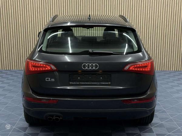 Pelēks Audi Q5 2009 Marijampole, ar dzinēja tilpumu 1.97 L un nobraukumu 290 tūkst. km par 8900 €, foto 7 vietnē AUTOMOTO.COM.LV