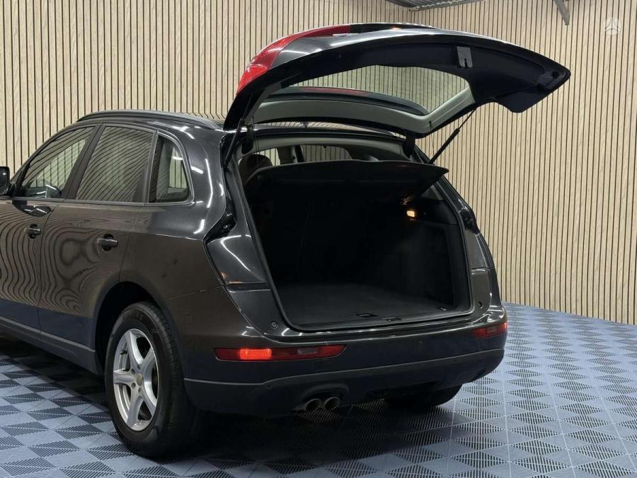 Pelēks Audi Q5 2009 Marijampole, ar dzinēja tilpumu 1.97 L un nobraukumu 290 tūkst. km par 8900 €, foto 14 vietnē AUTOMOTO.COM.LV